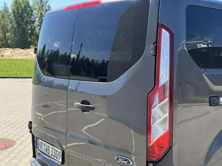 Grey Ford Transit Custom 2018 in Kaunas, with an engine capacity of 2.00 L and mileage of 201 thousand km for 12500 €, photo 10 on AUTOMOTO.COM.LV