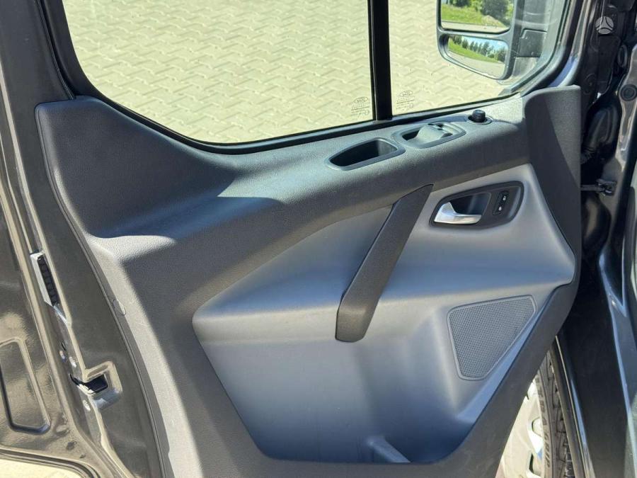 Grey Ford Transit Custom 2018 in Kaunas, with an engine capacity of 2.00 L and mileage of 201 thousand km for 12500 €, photo 14 on AUTOMOTO.COM.LV