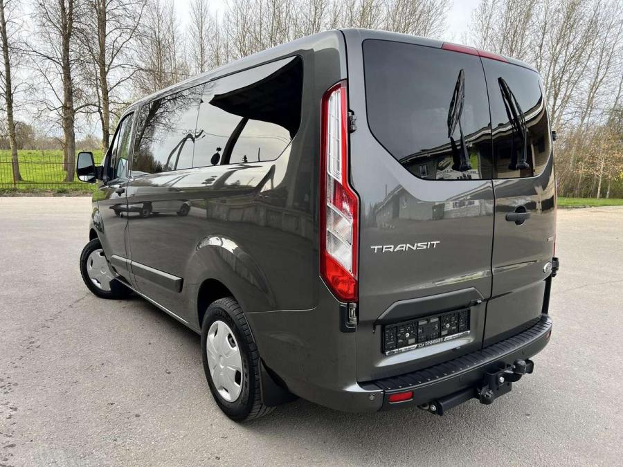 Grey Ford Transit Custom 2018 in Kelme, with an engine capacity of 2.00 L and mileage of 259 thousand km for 14800 €, photo 4 on AUTOMOTO.COM.LV