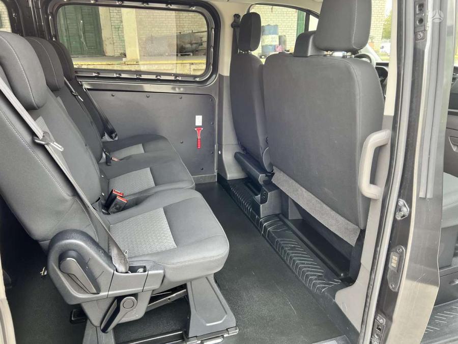 Grey Ford Transit Custom 2018 in Kelme, with an engine capacity of 2.00 L and mileage of 259 thousand km for 14800 €, photo 16 on AUTOMOTO.COM.LV