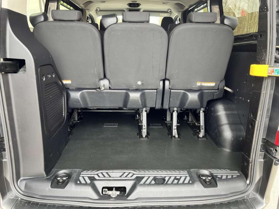 Grey Ford Transit Custom 2018 in Kelme, with an engine capacity of 2.00 L and mileage of 259 thousand km for 14800 €, photo 19 on AUTOMOTO.COM.LV