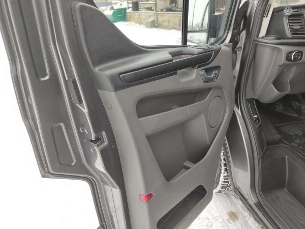 Pelēks Ford Transit Custom 2019 Klaipėda, ar dzinēja tilpumu 2.00 L un nobraukumu 256 tūkst. km par 9700 €, foto 9 vietnē AUTOMOTO.COM.LV