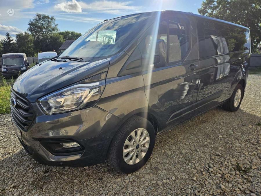 Grey Ford Transit Custom 2019 in Siauliai, with an engine capacity of 2.00 L and mileage of 204 thousand km for 14900 €, photo 3 on AUTOMOTO.COM.LV