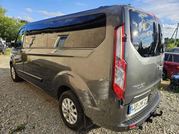 Grey Ford Transit Custom 2019 in Siauliai, with an engine capacity of 2.00 L and mileage of 204 thousand km for 14900 €, photo 3 on AUTOMOTO.COM.LV