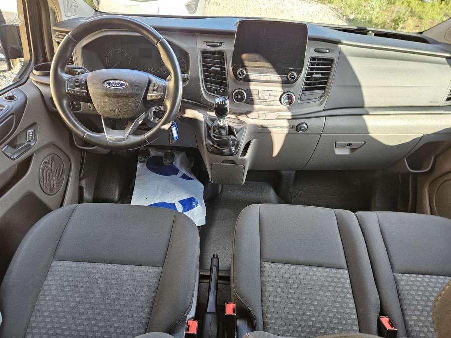 Grey Ford Transit Custom 2019 in Siauliai, with an engine capacity of 2.00 L and mileage of 204 thousand km for 14900 €, photo 7 on AUTOMOTO.COM.LV