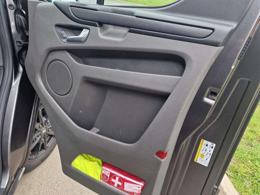 Grey Ford Transit Custom 2020 in Kaunas, with an engine capacity of 2.00 L and mileage of 240 thousand km for 17250 €, photo 25 on AUTOMOTO.COM.LV