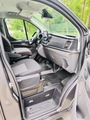 Grey Ford Transit Custom 2021 in Taurage, with an engine capacity of 2.00 L and mileage of 142 thousand km for 14800 €, photo 8 on AUTOMOTO.COM.LV