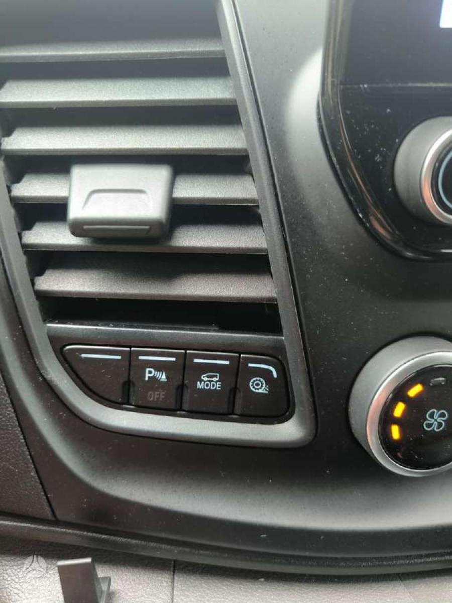 Grey Ford Transit Custom 2021 in Taurage, with an engine capacity of 2.00 L and mileage of 142 thousand km for 14800 €, photo 15 on AUTOMOTO.COM.LV