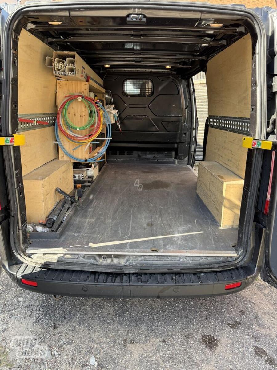 Grey Ford Transit Custom 2022 in Vilnius, with an engine capacity of 2.00 L and mileage of 222 thousand km for 14001 €, photo 10 on AUTOMOTO.COM.LV
