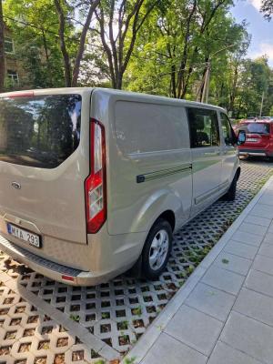 Grey Ford Transit Custom 2016 in Vilnius, with an engine capacity of 2.20 L and mileage of 131 thousand km for 13000 €, photo 4 on AUTOMOTO.COM.LV
