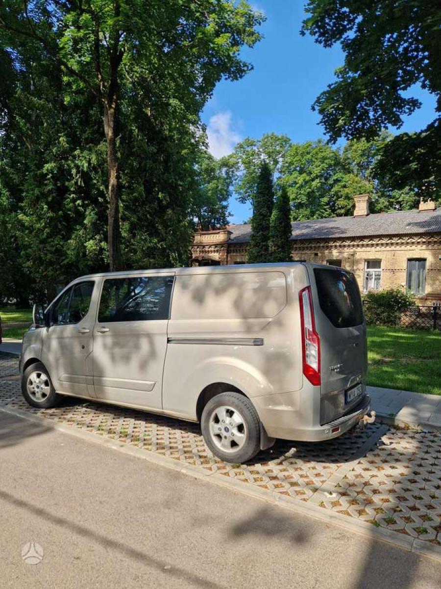 Grey Ford Transit Custom 2016 in Vilnius, with an engine capacity of 2.20 L and mileage of 131 thousand km for 13000 €, photo 6 on AUTOMOTO.COM.LV