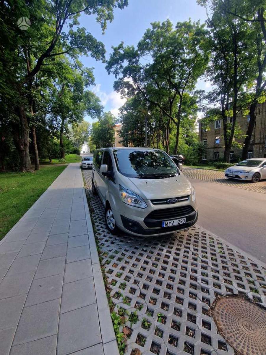 Grey Ford Transit Custom 2016 in Vilnius, with an engine capacity of 2.20 L and mileage of 131 thousand km for 13000 €, photo 7 on AUTOMOTO.COM.LV