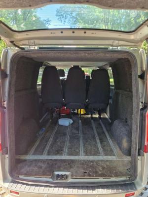 Grey Ford Transit Custom 2016 in Vilnius, with an engine capacity of 2.20 L and mileage of 131 thousand km for 13000 €, photo 18 on AUTOMOTO.COM.LV