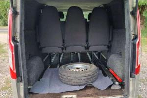 Grey Ford Transit Custom 2016 in Vilnius, with an engine capacity of 2.20 L and mileage of 131 thousand km for 13000 €, photo 19 on AUTOMOTO.COM.LV