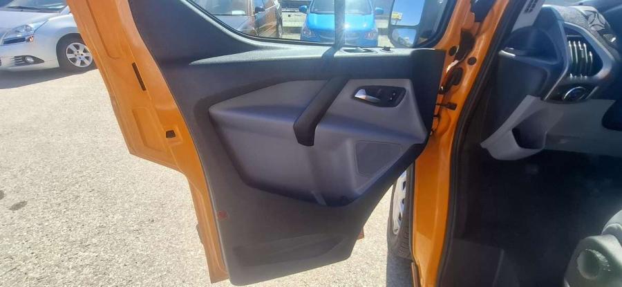 Orange Ford Transit Custom 2016 in Marijampole, with an engine capacity of 2.00 L and mileage of 221 thousand km for 12500 €, photo 13 on AUTOMOTO.COM.LV