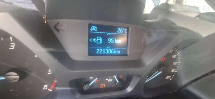 Orange Ford Transit Custom 2016 in Marijampole, with an engine capacity of 2.00 L and mileage of 221 thousand km for 12500 €, photo 18 on AUTOMOTO.COM.LV