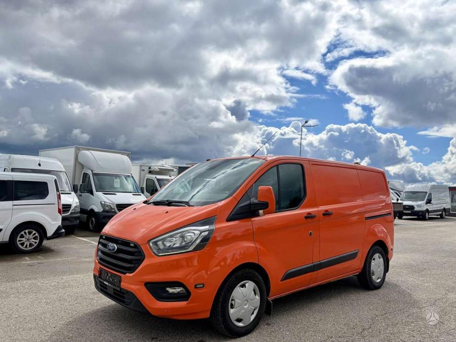 Orange Ford Transit Custom 2019 in Vilnius, with an engine capacity of 2.00 L and mileage of 141 thousand km for 14900 €, photo 3 on AUTOMOTO.COM.LV