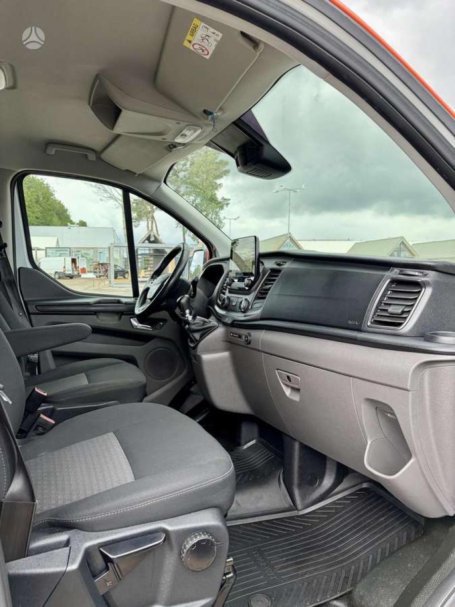 Orange Ford Transit Custom 2019 in Vilnius, with an engine capacity of 2.00 L and mileage of 141 thousand km for 14900 €, photo 11 on AUTOMOTO.COM.LV