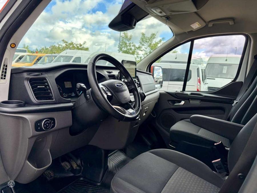 Orange Ford Transit Custom 2019 in Vilnius, with an engine capacity of 2.00 L and mileage of 141 thousand km for 14900 €, photo 12 on AUTOMOTO.COM.LV