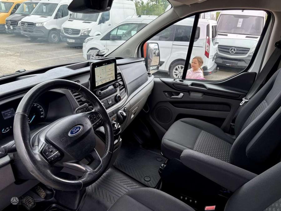 Orange Ford Transit Custom 2019 in Vilnius, with an engine capacity of 2.00 L and mileage of 141 thousand km for 14900 €, photo 13 on AUTOMOTO.COM.LV