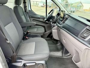 Orange Ford Transit Custom 2019 in Vilnius, with an engine capacity of 2.00 L and mileage of 141 thousand km for 14900 €, photo 14 on AUTOMOTO.COM.LV