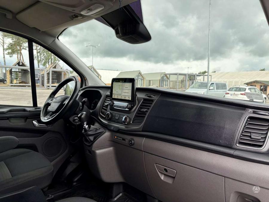Orange Ford Transit Custom 2019 in Vilnius, with an engine capacity of 2.00 L and mileage of 141 thousand km for 14900 €, photo 15 on AUTOMOTO.COM.LV