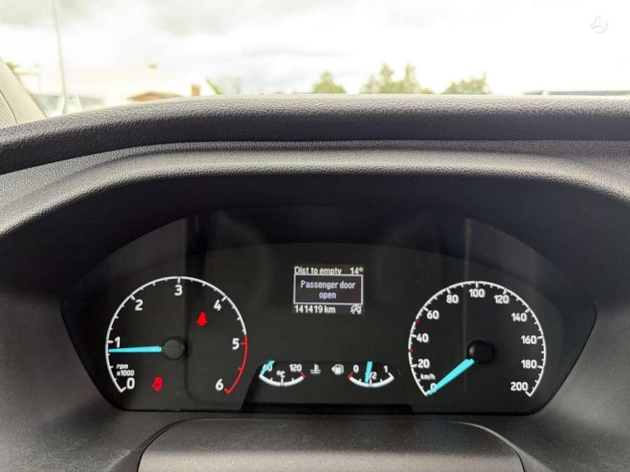Orange Ford Transit Custom 2019 in Vilnius, with an engine capacity of 2.00 L and mileage of 141 thousand km for 14900 €, photo 18 on AUTOMOTO.COM.LV