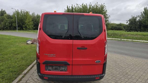 Sarkans Ford Transit Custom 2015 Panevēža, ar dzinēja tilpumu 2.20 L un nobraukumu 223 tūkst. km par 9500 €, foto 5 vietnē AUTOMOTO.COM.LV