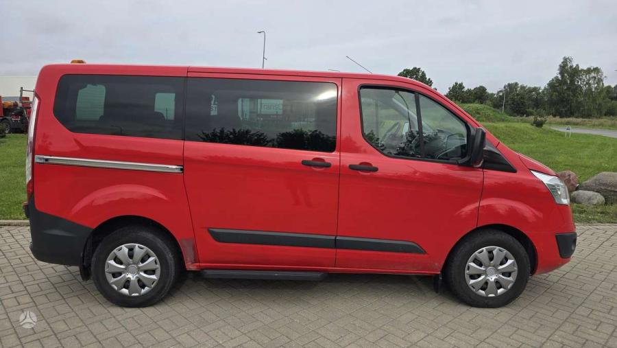 Sarkans Ford Transit Custom 2015 Panevēža, ar dzinēja tilpumu 2.20 L un nobraukumu 223 tūkst. km par 9500 €, foto 7 vietnē AUTOMOTO.COM.LV