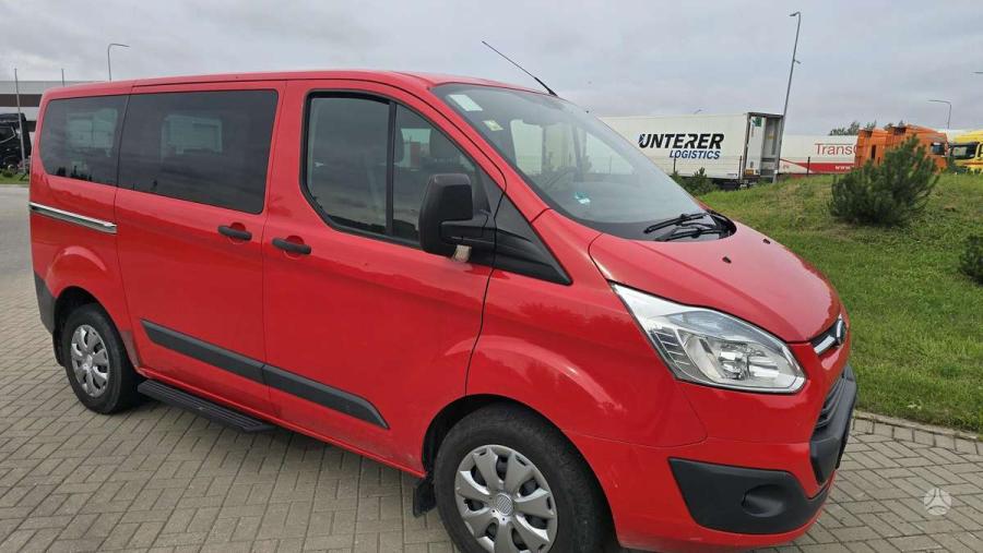 Sarkans Ford Transit Custom 2015 Panevēža, ar dzinēja tilpumu 2.20 L un nobraukumu 223 tūkst. km par 9500 €, foto 9 vietnē AUTOMOTO.COM.LV