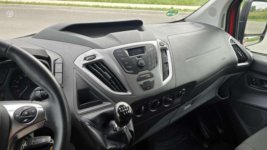 Sarkans Ford Transit Custom 2015 Panevēža, ar dzinēja tilpumu 2.20 L un nobraukumu 223 tūkst. km par 9500 €, foto 12 vietnē AUTOMOTO.COM.LV