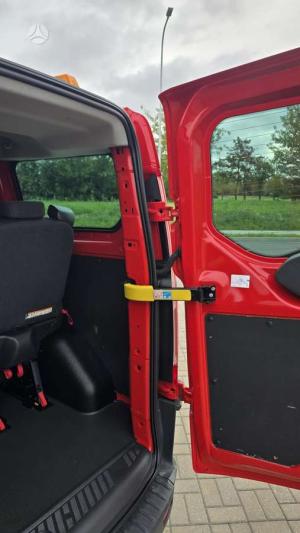 Sarkans Ford Transit Custom 2015 Panevēža, ar dzinēja tilpumu 2.20 L un nobraukumu 223 tūkst. km par 9500 €, foto 22 vietnē AUTOMOTO.COM.LV