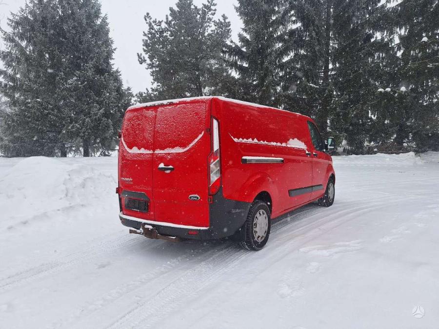 Red Ford Transit Custom 2016 in Taurage, with an engine capacity of 0.00 L and mileage of 167 thousand km for 5500 €, photo 4 on AUTOMOTO.COM.LV