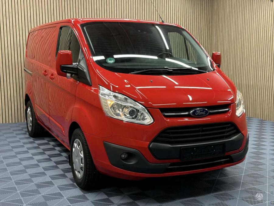 Sarkans Ford Transit Custom 2017 Marijampole, ar dzinēja tilpumu 2.00 L un nobraukumu 120 tūkst. km par 9900 €, foto 1 vietnē AUTOMOTO.COM.LV