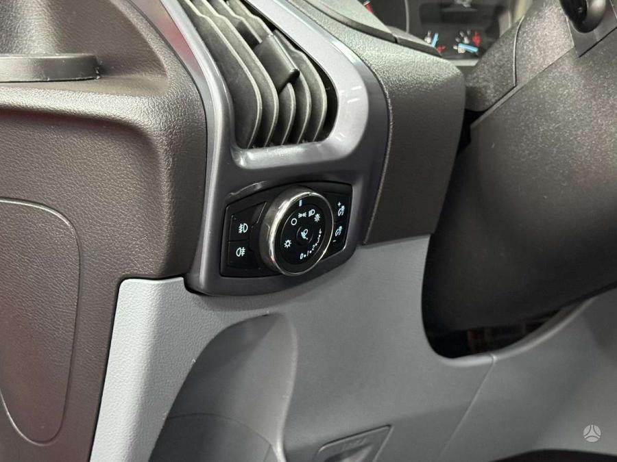 Sarkans Ford Transit Custom 2017 Marijampole, ar dzinēja tilpumu 2.00 L un nobraukumu 120 tūkst. km par 9900 €, foto 17 vietnē AUTOMOTO.COM.LV