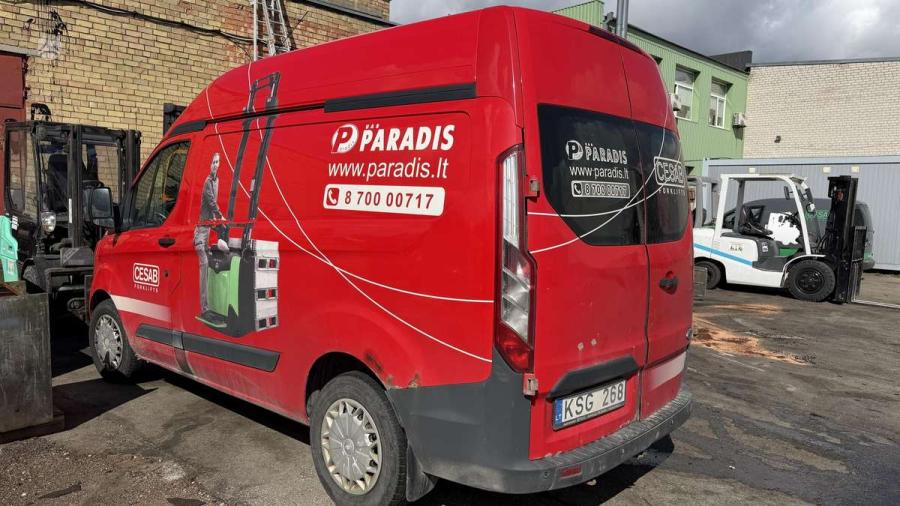 Red Ford Transit Custom 2017 in Vilnius, with an engine capacity of 2.00 L and mileage of 158 thousand km for 3499 €, photo 4 on AUTOMOTO.COM.LV