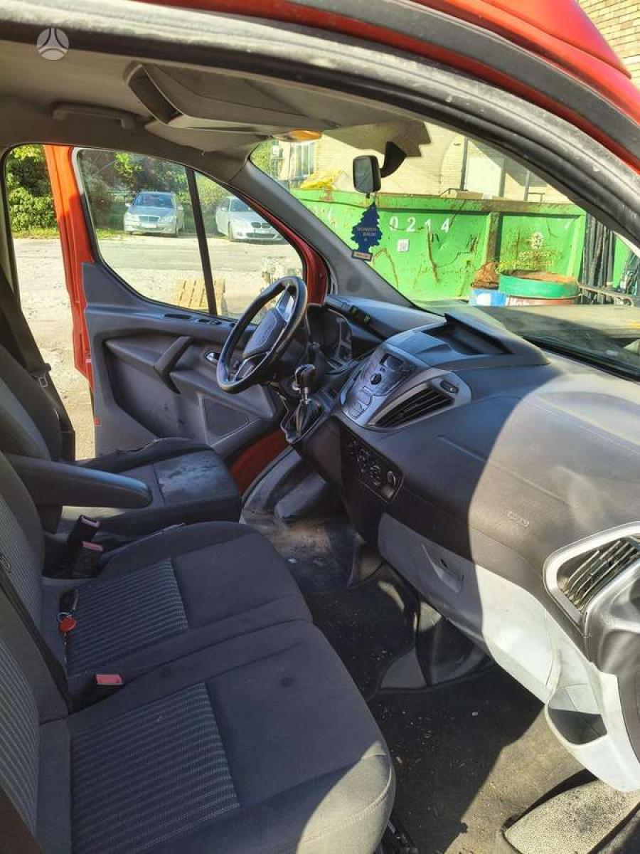 Red Ford Transit Custom 2017 in Vilnius, with an engine capacity of 2.00 L and mileage of 158 thousand km for 3499 €, photo 5 on AUTOMOTO.COM.LV