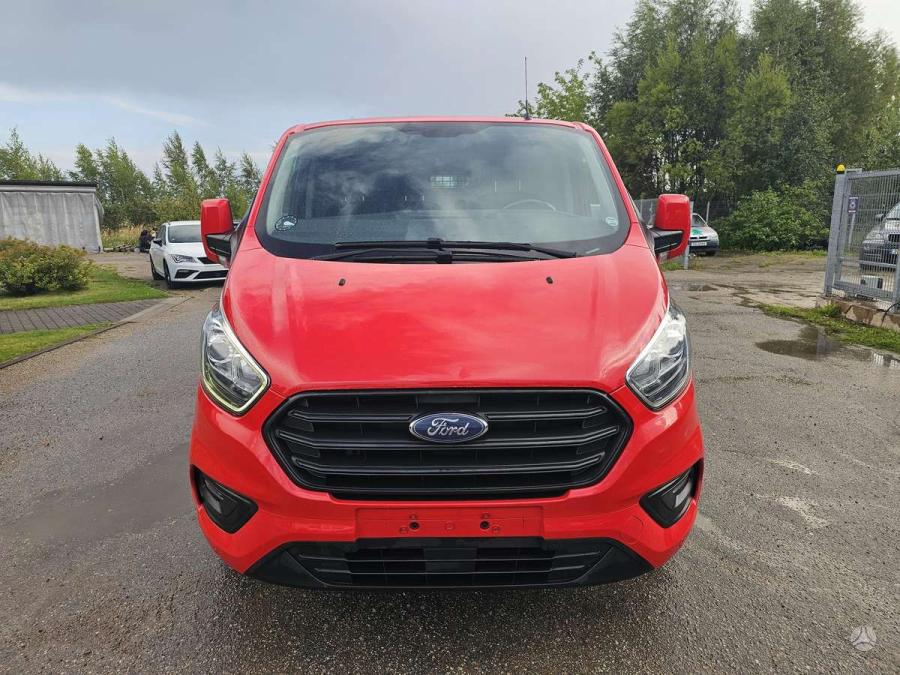 Red Ford Transit Custom 2019 in Pakruojis, with an engine capacity of 2.00 L and mileage of 212 thousand km for 9200 €, photo 4 on AUTOMOTO.COM.LV
