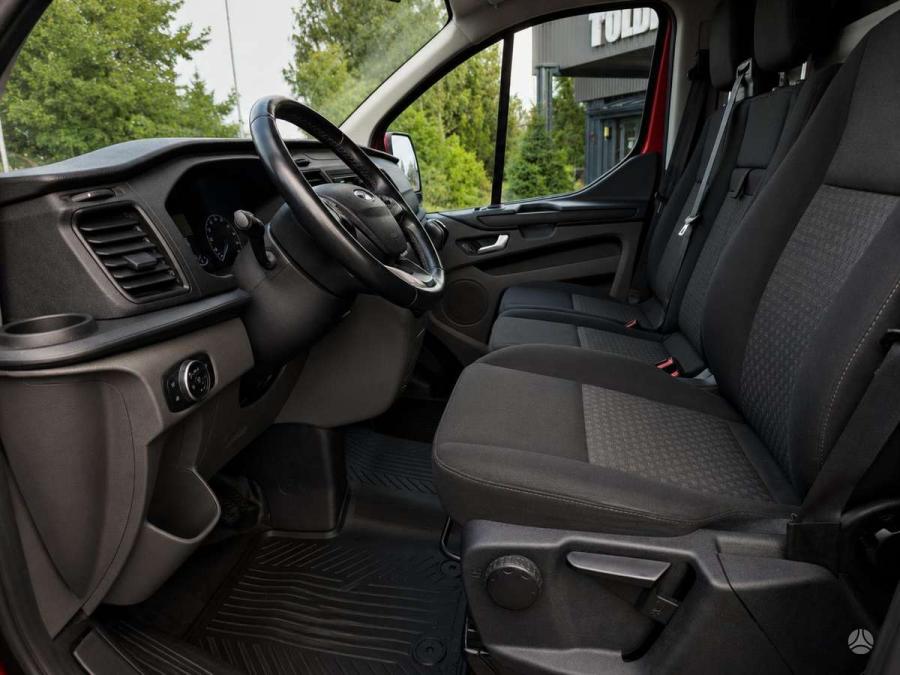 Red Ford Transit Custom 2019 in Pakruojis, with an engine capacity of 2.00 L and mileage of 212 thousand km for 9200 €, photo 10 on AUTOMOTO.COM.LV