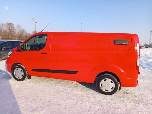 Red Ford Transit Custom 2020 in Marijampole, with an engine capacity of 2.00 L and mileage of 280 thousand km for 9400 €, photo 9 on AUTOMOTO.COM.LV