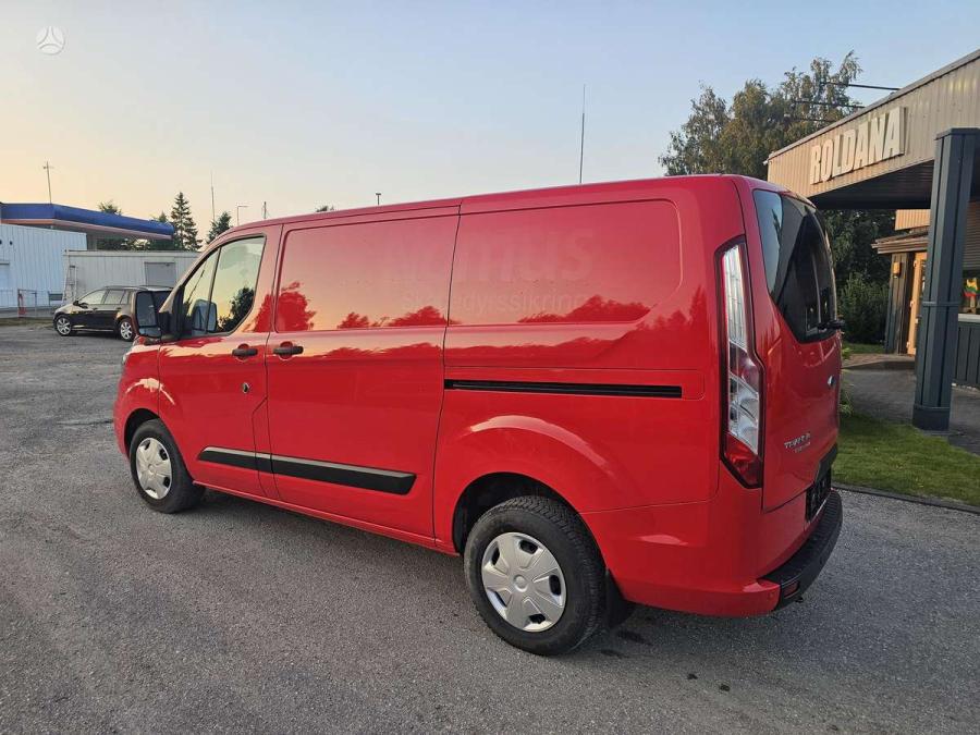 Red Ford Transit Custom 2020 in Pakruojis, with an engine capacity of 2.00 L and mileage of 151 thousand km for 9300 €, photo 7 on AUTOMOTO.COM.LV