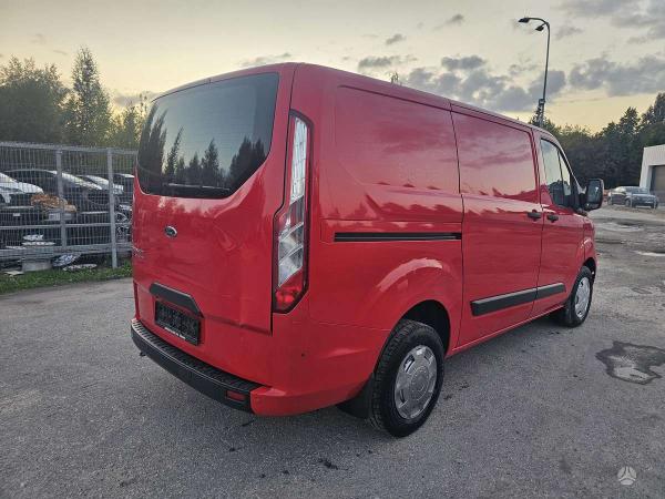 Red Ford Transit Custom 2020 in Pakruojis, with an engine capacity of 2.00 L and mileage of 197 thousand km for 8900 €, photo 6 on AUTOMOTO.COM.LV