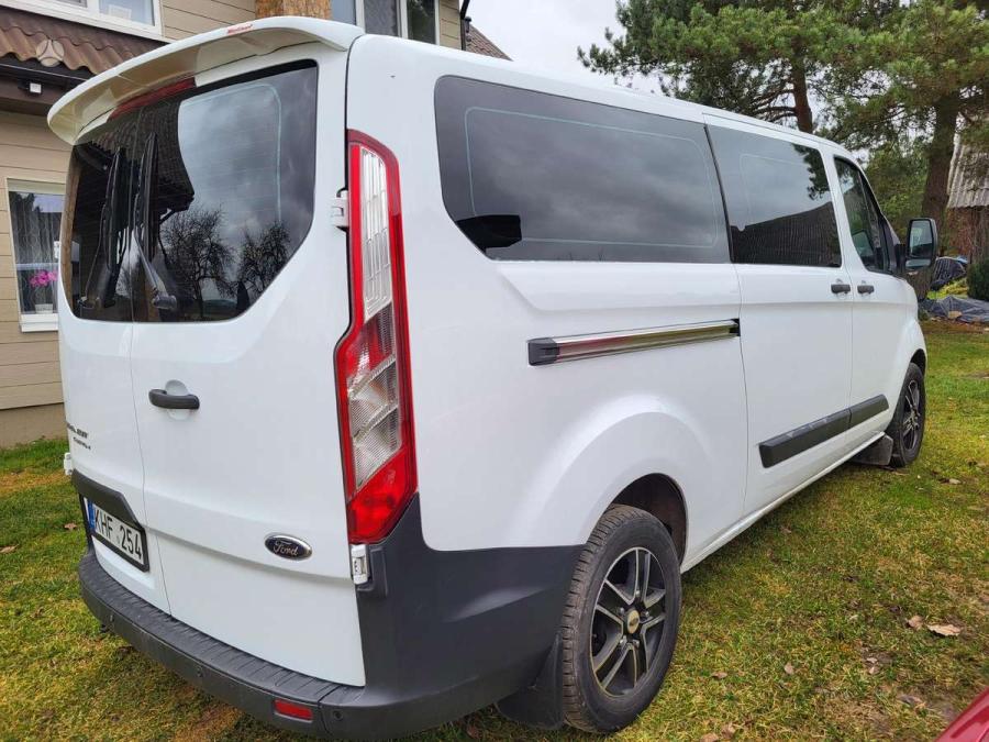 Balts Ford Transit Custom 2013 Viļņa, ar dzinēja tilpumu 2.20 L un nobraukumu 307 tūkst. km par 13000 €, foto 3 vietnē AUTOMOTO.COM.LV
