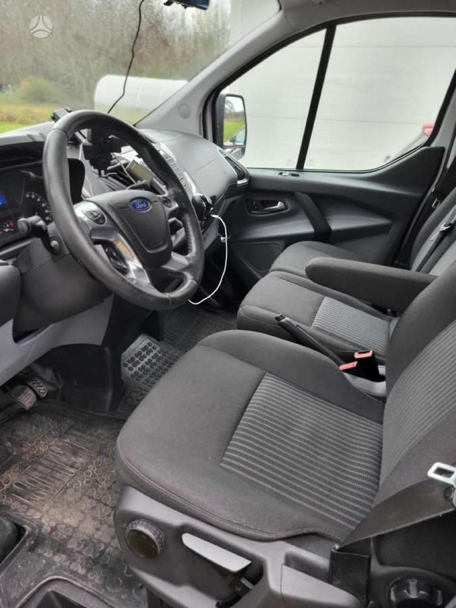 Balts Ford Transit Custom 2013 Viļņa, ar dzinēja tilpumu 2.20 L un nobraukumu 307 tūkst. km par 13000 €, foto 8 vietnē AUTOMOTO.COM.LV