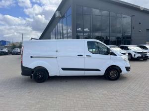 White Ford Transit Custom 2013 in Taurage, with an engine capacity of 2.20 L and mileage of 351 thousand km for 5300 €, photo 7 on AUTOMOTO.COM.LV