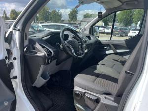 White Ford Transit Custom 2013 in Taurage, with an engine capacity of 2.20 L and mileage of 351 thousand km for 5300 €, photo 16 on AUTOMOTO.COM.LV