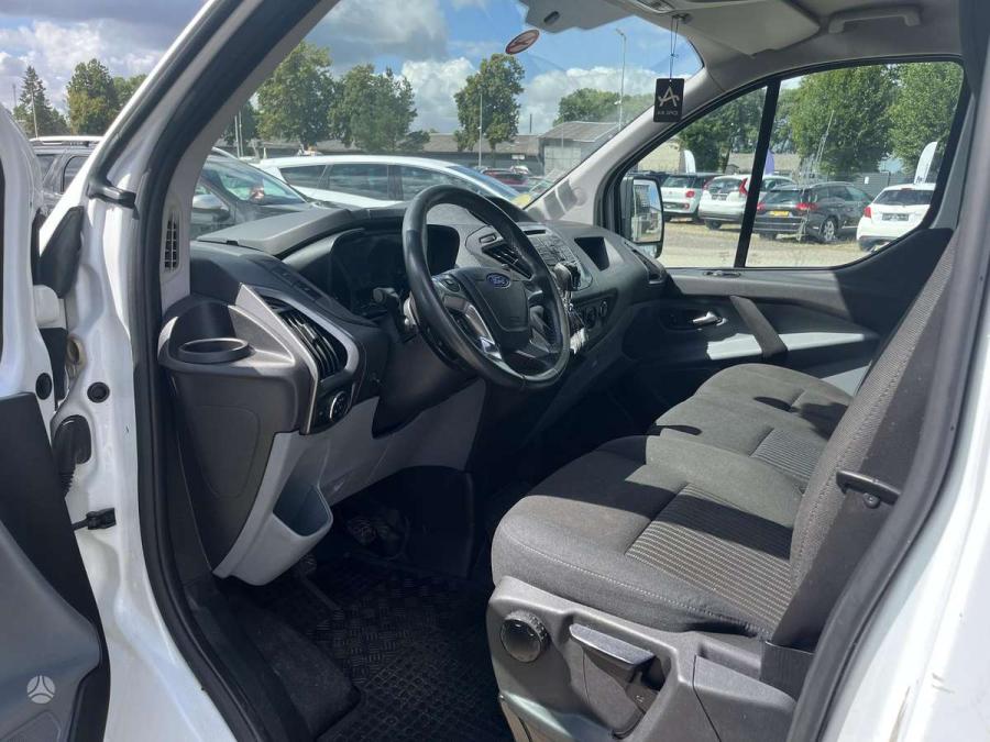 White Ford Transit Custom 2013 in Taurage, with an engine capacity of 2.20 L and mileage of 351 thousand km for 5300 €, photo 16 on AUTOMOTO.COM.LV