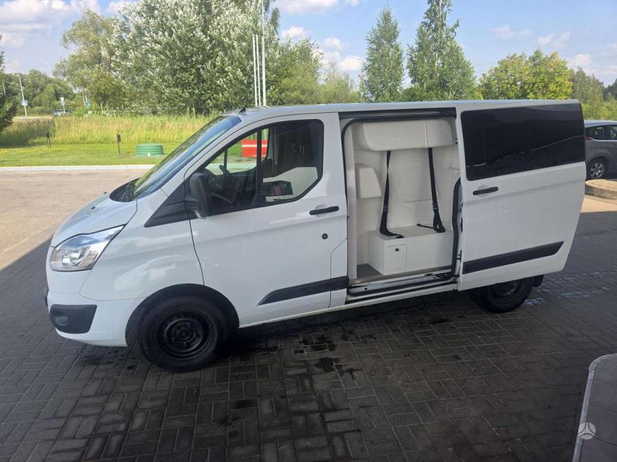 White Ford Transit Custom 2013 in Taurage, with an engine capacity of 2.20 L and mileage of 225 thousand km for 5500 €, photo 7 on AUTOMOTO.COM.LV