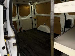 White Ford Transit Custom 2013 in Vilnius, with an engine capacity of 2.20 L and mileage of 355 thousand km for 4950 €, photo 14 on AUTOMOTO.COM.LV
