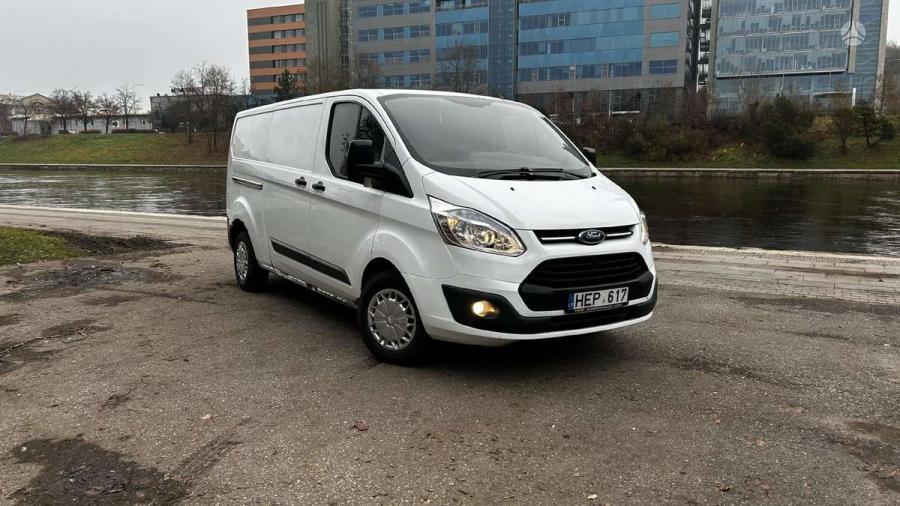 White Ford Transit Custom 2014 in Vilnius, with an engine capacity of 2.20 L and mileage of 230 thousand km for 5200 €, photo 1 on AUTOMOTO.COM.LV